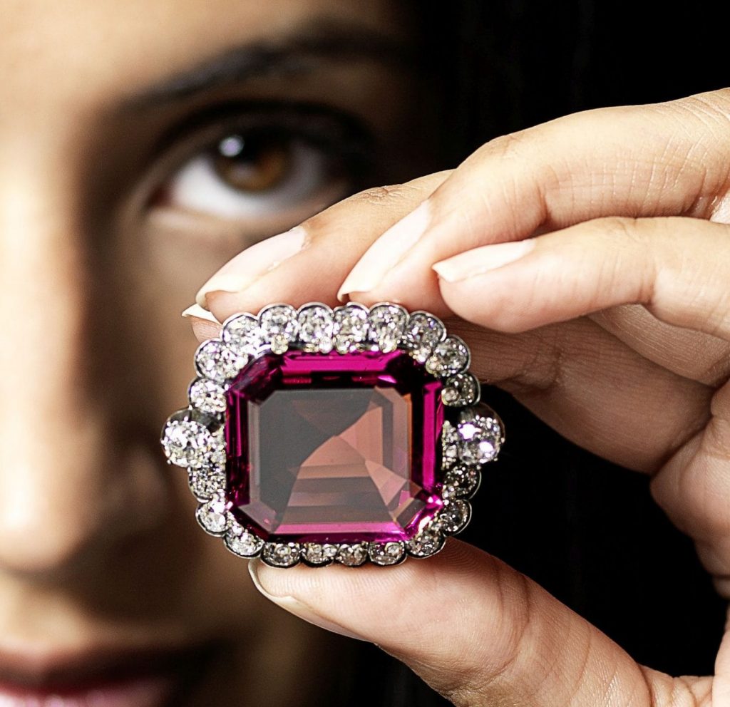 Algumas das gemas mais caras do mundo - FENINJER+